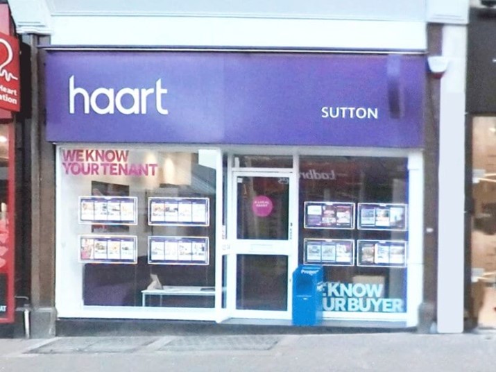 2 bedroom Flat / Apartment | Chestnut Court | £1,500 Per Month | haart